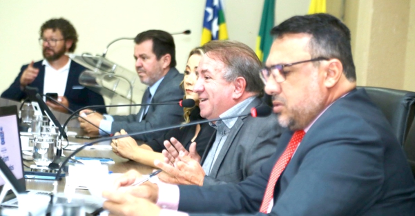 “Quero entrar para história como prefeito tocador de obras em Aparecida ...