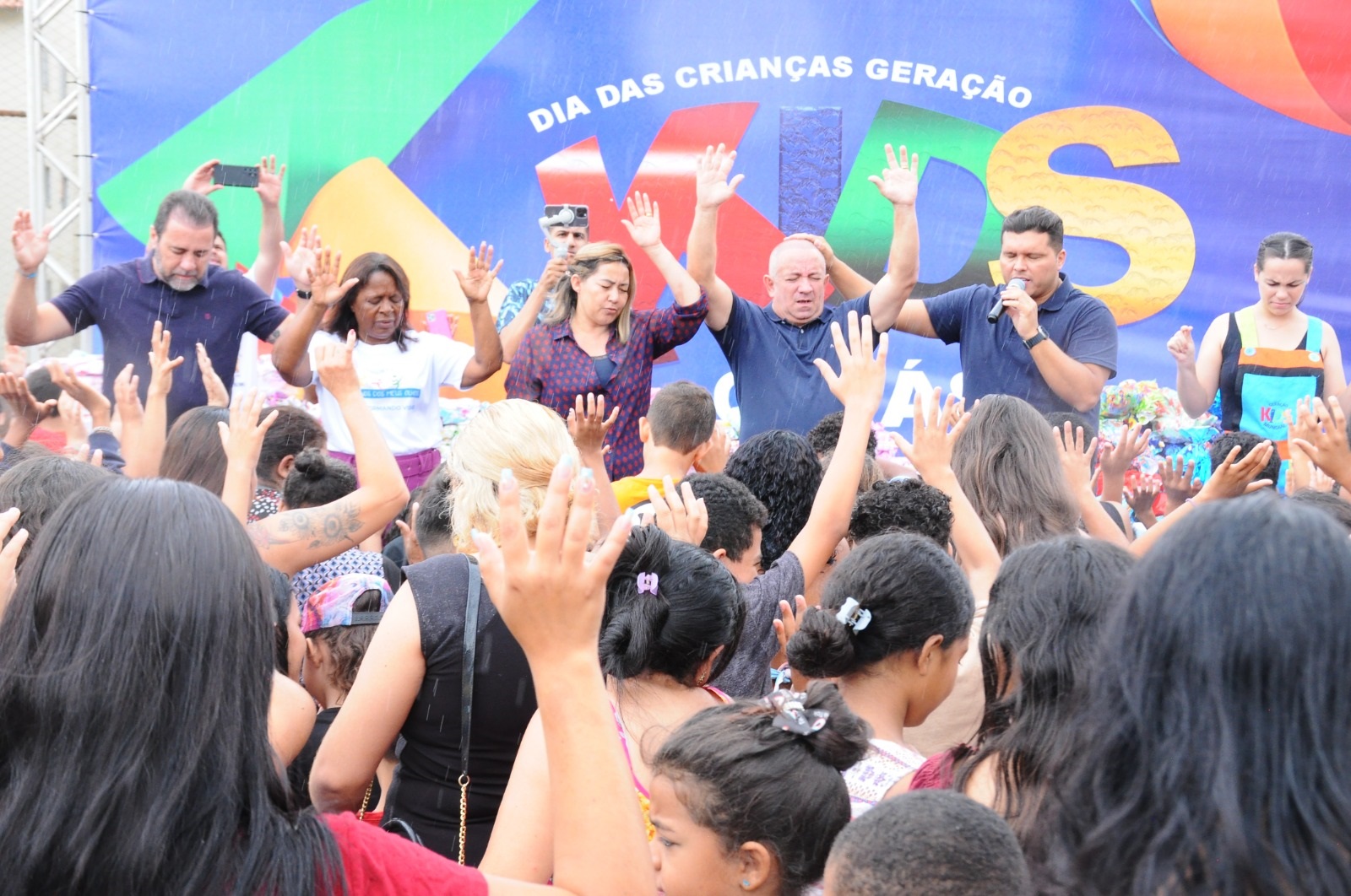 Cida Pereira realiza várias festas para crianças em regiões diferentes ...